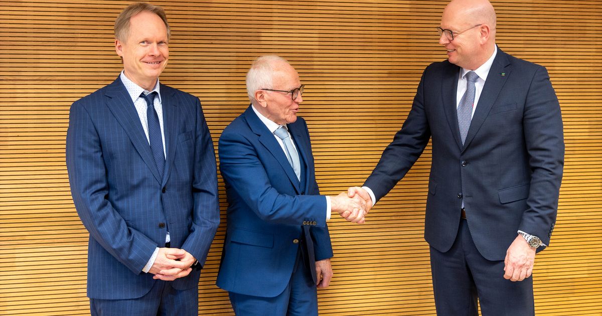 Detail - MICHAEL WEINIG (UK)